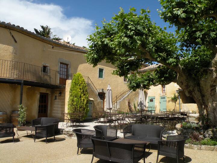 Appartement Sur Golf En Drôme Provençale - Valaurie
