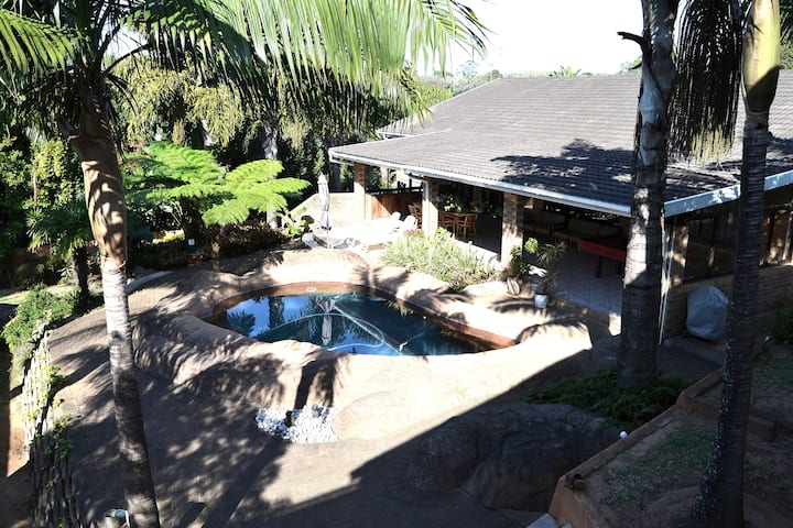 La La Nathi Self Catering Guesthous - Port Edward