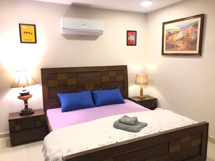 Studio9 - Private Entrance, Peaceful & Rooftop - Islamabad