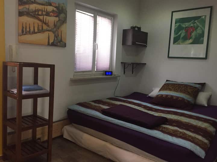 1 Zi Doppelbett, Bad, Dusche, Wc, 100m Zur S-bahn - Berg