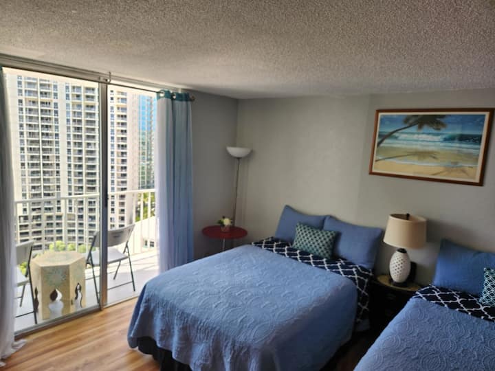 Beautiful City View & Near Beach - Honolulu, HI