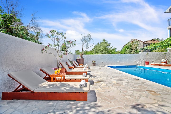 Beautiful Villa With Private Swimming Pool - Monténégro