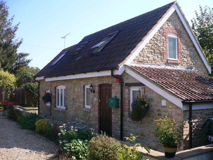 Quiet Village Setting Near Sherborne - Sherborne