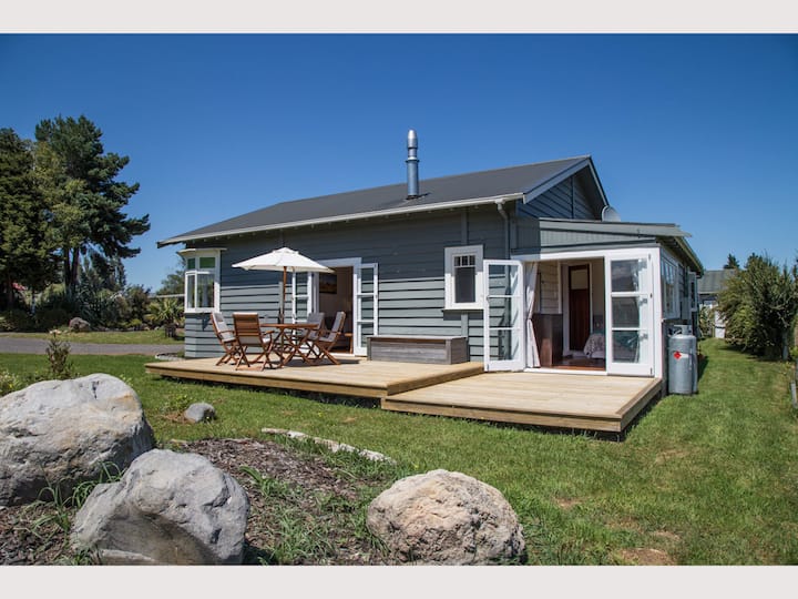 Mountain View Manor - Cosy Lounge, Cute Bungalow - Ohakune