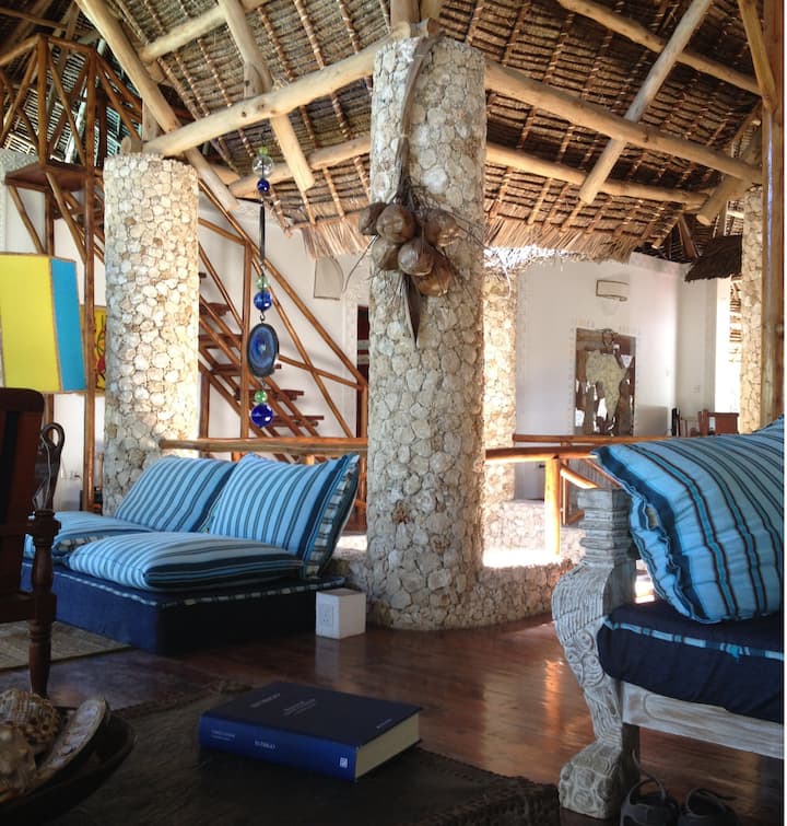 Moringa House: Staffed Villa & Huge Pool, 5min Sea - Kenya
