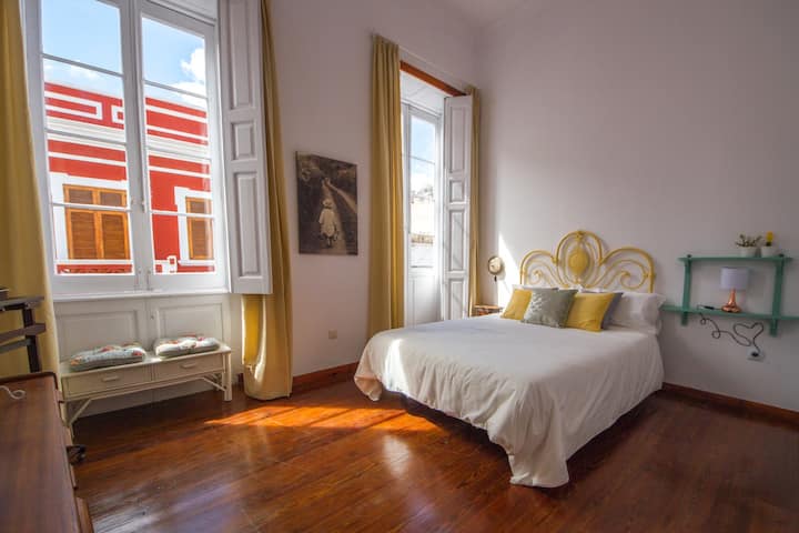 Clara Room In A B&b In Vegueta - Las Palmas de Gran Canaria