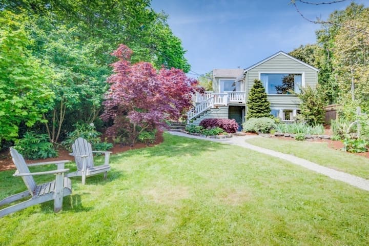 Cozy 1b Bryant Apartment - Seattle, WA