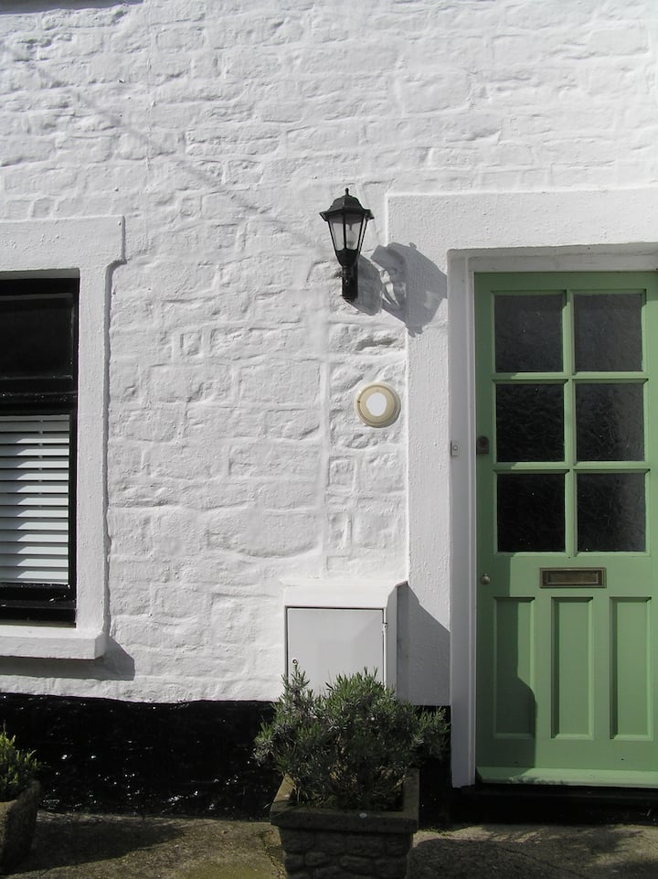 Característica Casa De Campo Del Siglo 18 En Bridport, Cerca De La Costa Jurásica. - Dorset