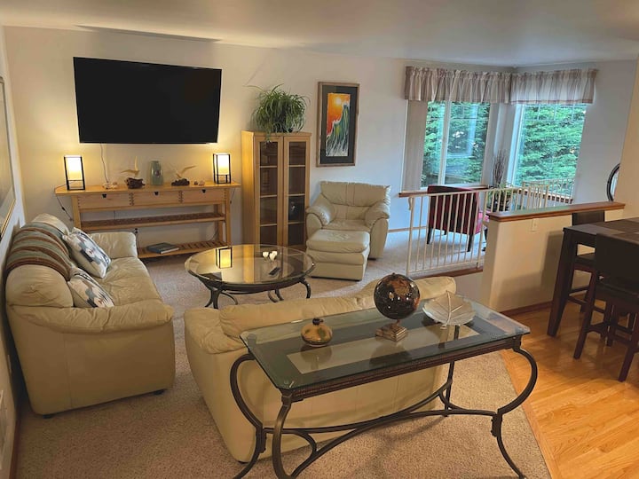 Beautiful 2 Bedroom, 2 Bath, Water/mountain View! - Port Angeles, WA