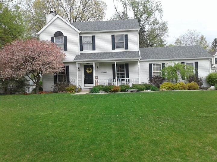 Cute Home,10 Minutes From Notredame! Great Deal! - South Bend, IN