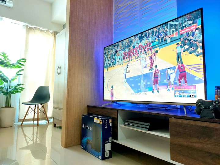 Backpackers Hub Gray: Netflix, Ps4 & Staycation - Cuba