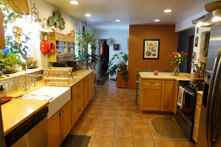 Lovely Home In Central Boulder- Walk To Cu - Boulder, CO