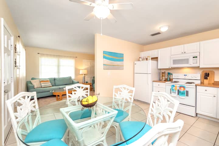 ☀️Sleeps 14 In 2 Side-by-side Apartments! - Sarasota, FL