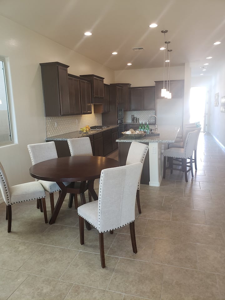 Large Comfy Queen Room-paris Room - Chandler, AZ