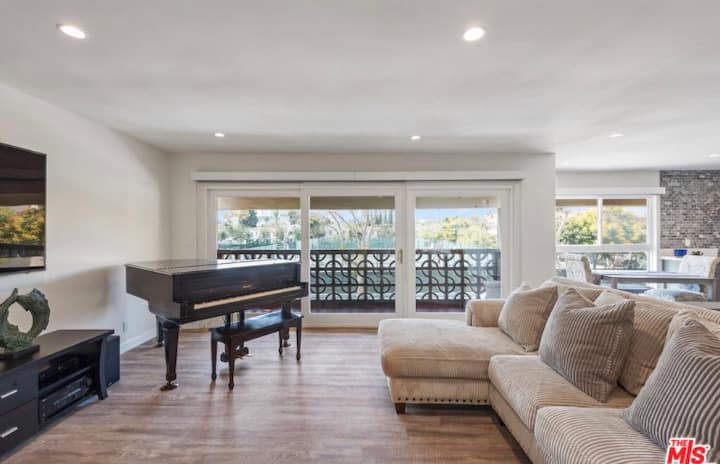 Modern Beverly Hills Gem!!! - Beverly Hills, CA