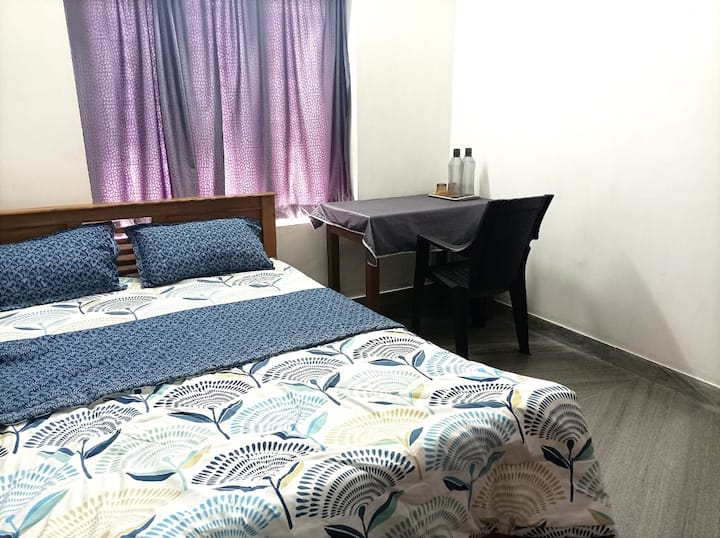 Near Airport Clean Comfortable Room - Thiruvananthapuram