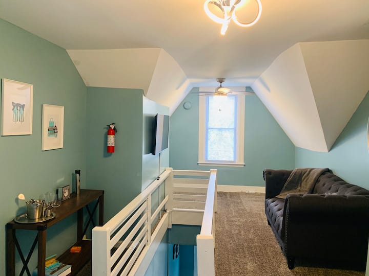 Royalty Homes: Designer Apt, Clean & Comfortable - Essex, MD