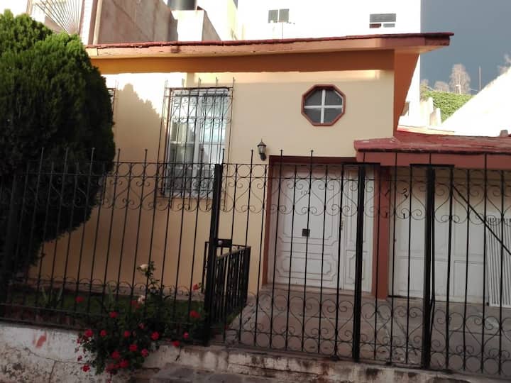 Linda Casa Grande A Pocos Minutos Del Centro - Zacatecas