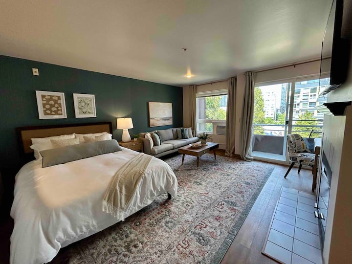 Seattle Studio Near Pike Market W/ Rooftop Garden - Seattle, WA