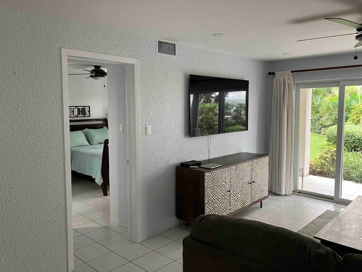 Resort Style Ground Floor  Condo Steps From The Beach - Cayman Islands