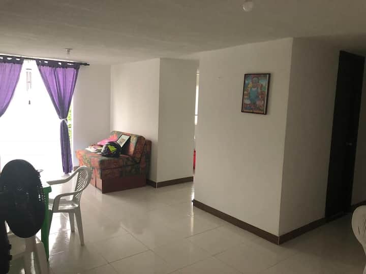 Apto Familiar, Habitación Limpia Y Confortable - Palmira