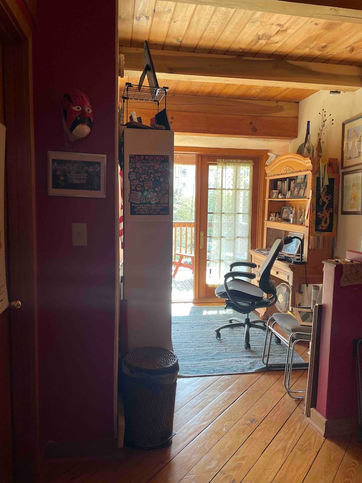Rooftop Views And Comfort Welcomes Travelers - Waynesboro, VA