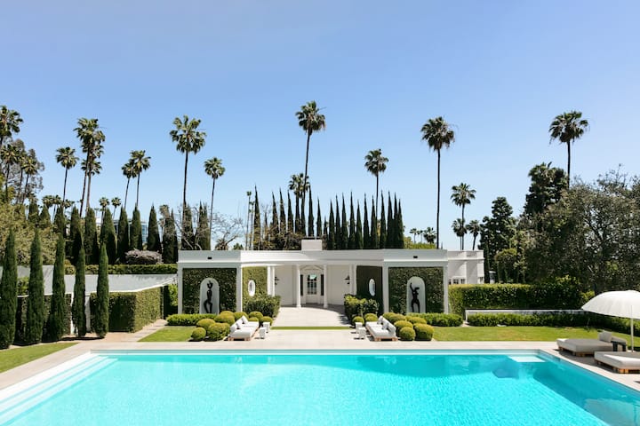 Hillcrest - West Hollywood, CA