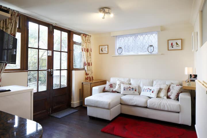Dolphin Cottage - Brighton and Hove