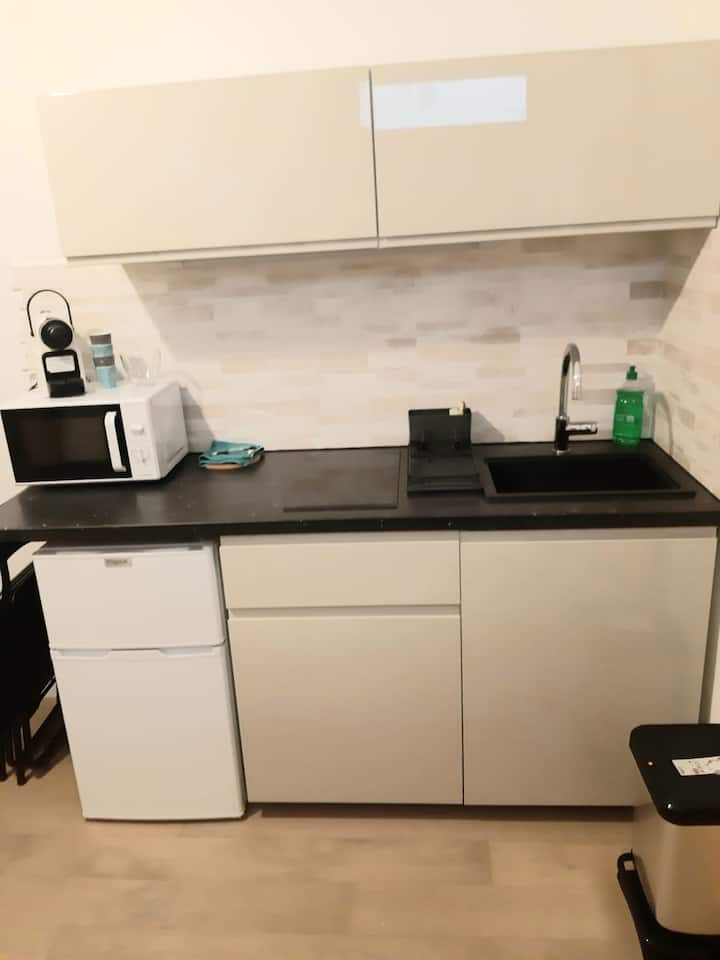 Jolie Studio Martyrs - 