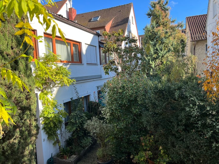 Courtyard Garden View Studio - Heart Of The City - Friedrichshafen