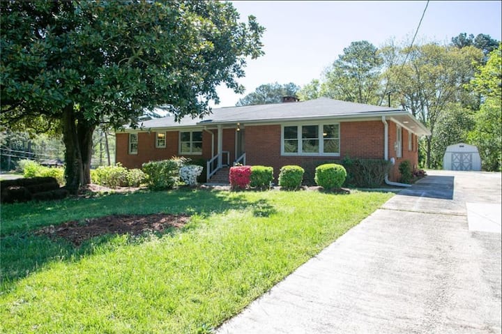 Cozy In Law Suite Mins Away From Northlake Mall - Stone Mountain, GA