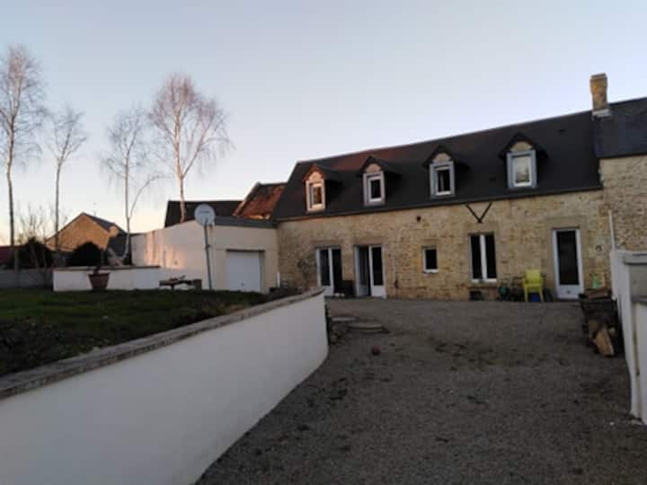 Longère Pour Le 75ème Anniversaire Du Débarquement - Bayeux
