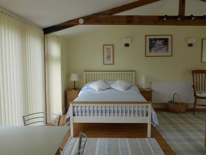 A Garden Suite In Wool Dorset - Lulworth Cove