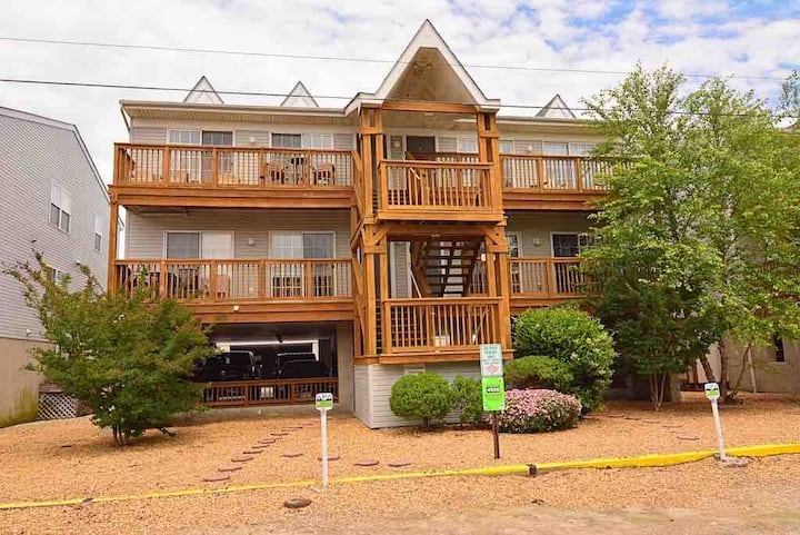 Beach Themed Condo In Db! - Rehoboth Beach, DE
