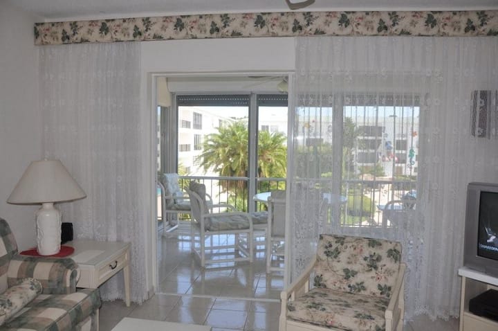 Grand Bahama Holiday Living - Freeport