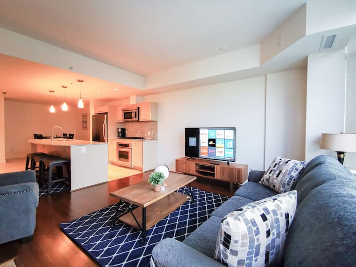 Executive Condo👔✨king Bed 🛌✨ Free Parking 🚗 Cable📺 - Edmonton