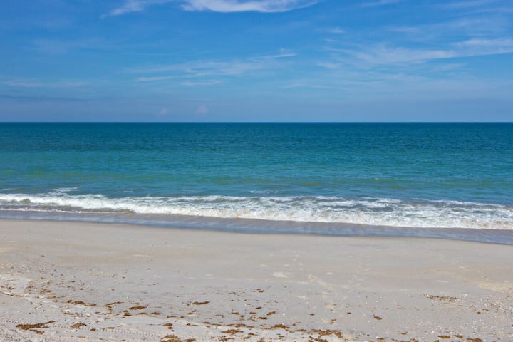 Beachside Furnished Apartment - Vero Beach, FL