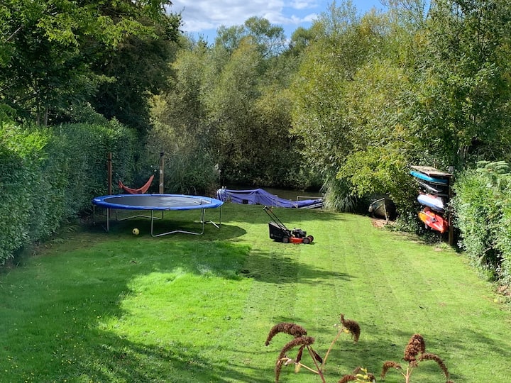 River Front House With Mooring And Large Garden - ボーンマス