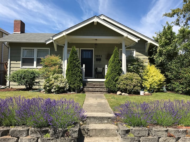 West Seattle Beach Town Vibe, Relax - Unwind - Seattle, WA