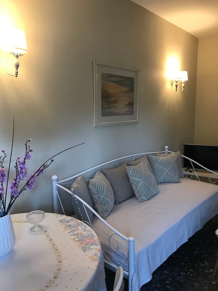 “Rozalia”appartment  2 Min From The Beach. - Corfú