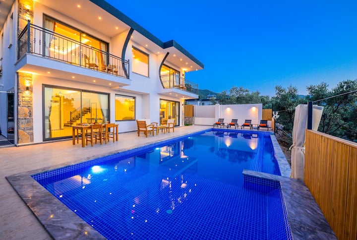 Muhafazakar, Jakuzili & Saunalı 4 Kişilik Villa - Kalkan