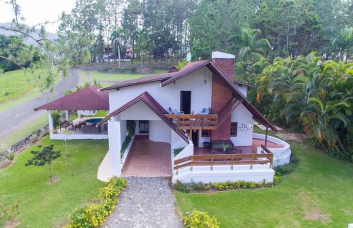 Hermosa Villa /Proyecto Cerrado - Jarabacoa