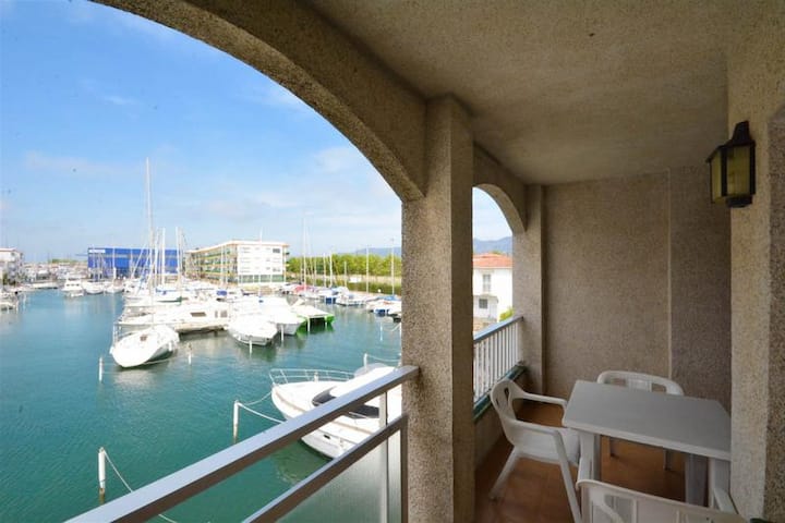 Xixu - Www·empuriaholidays·com - Castelló d'Empúries
