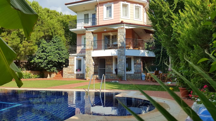 ÖLüdeniz Müstakil Havuzlu Ve Bahçeli Kiralık Villa - Hisarönü