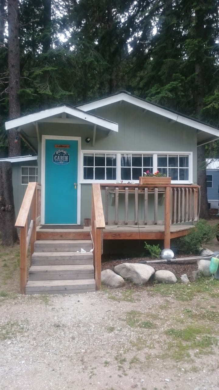 Fisherman's Cabin - Lake Wenatchee, WA