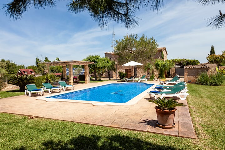 Holiday House "Son Rossinyol" - Sineu