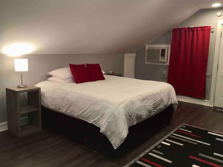 E Street Getaway - Private 5 Star Space! - Jacksonville, NC