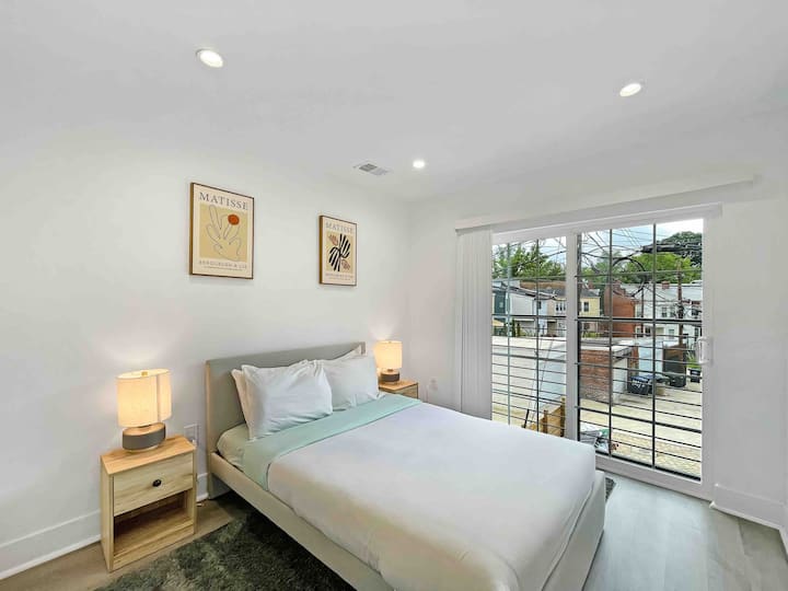 Petworth Luxury W/ In-house Services & Amenities - Silver Spring, MD