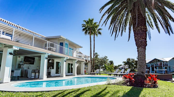 Key Allegro Vacation Rentals & Homes - Rockport, TX | Airbnb