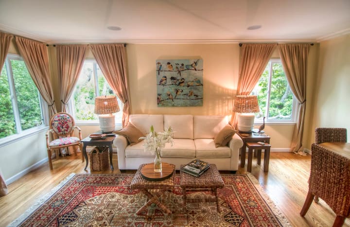 Elegance & Serenity And A Short Walk To Town - Monterey, CA
